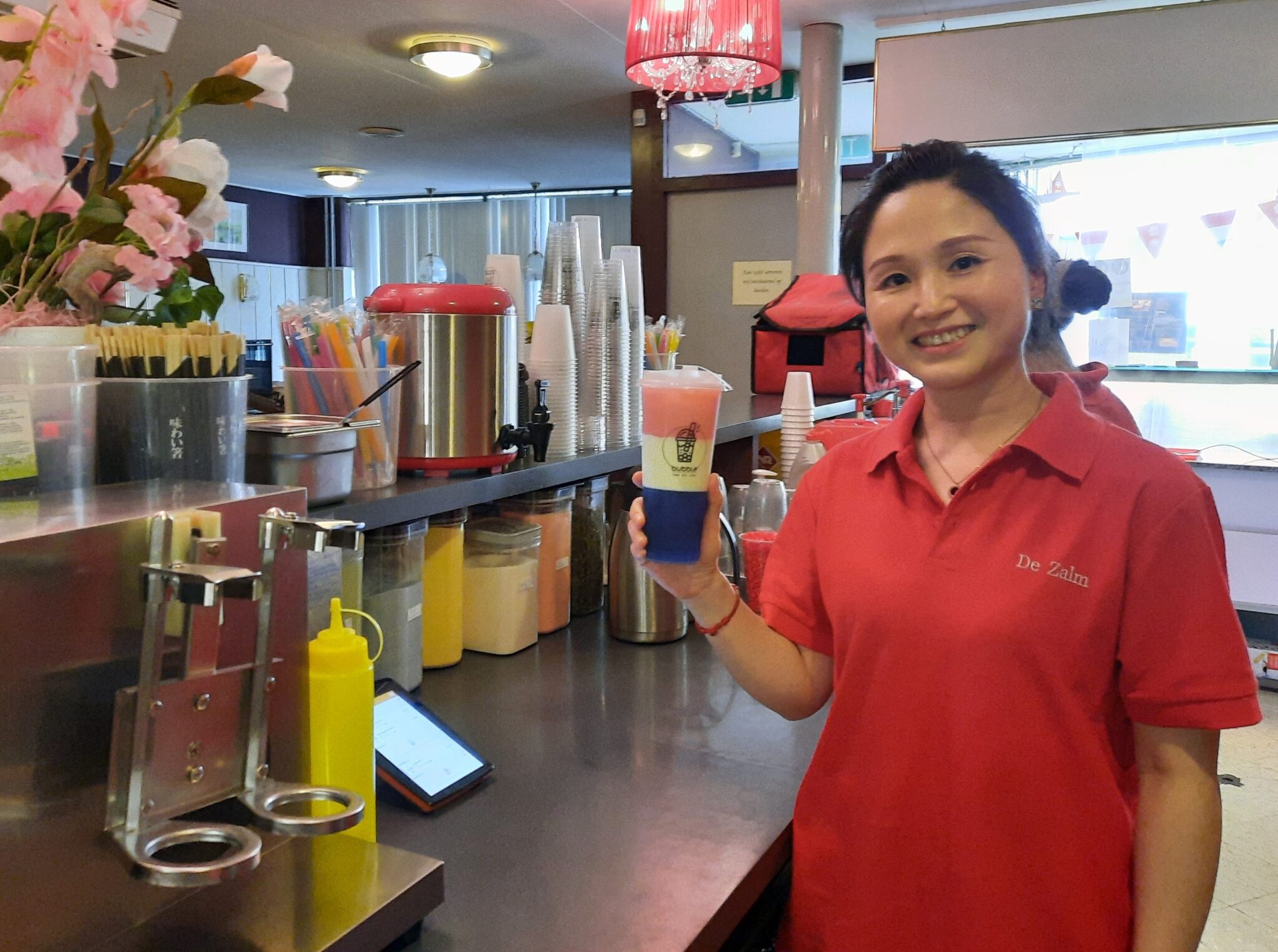 Lina runt Restaria de Zalm: 'Ik bracht bubble tea naar Bergen op Zoom'