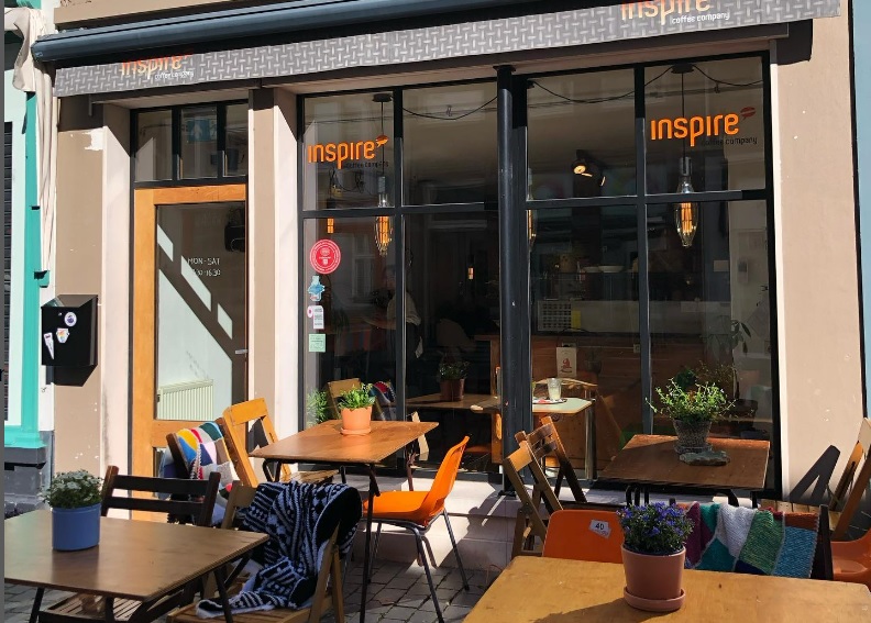 Eigen zaak beginnen? Deze Bergse koffiezaak staat te koop - indebuurt ...