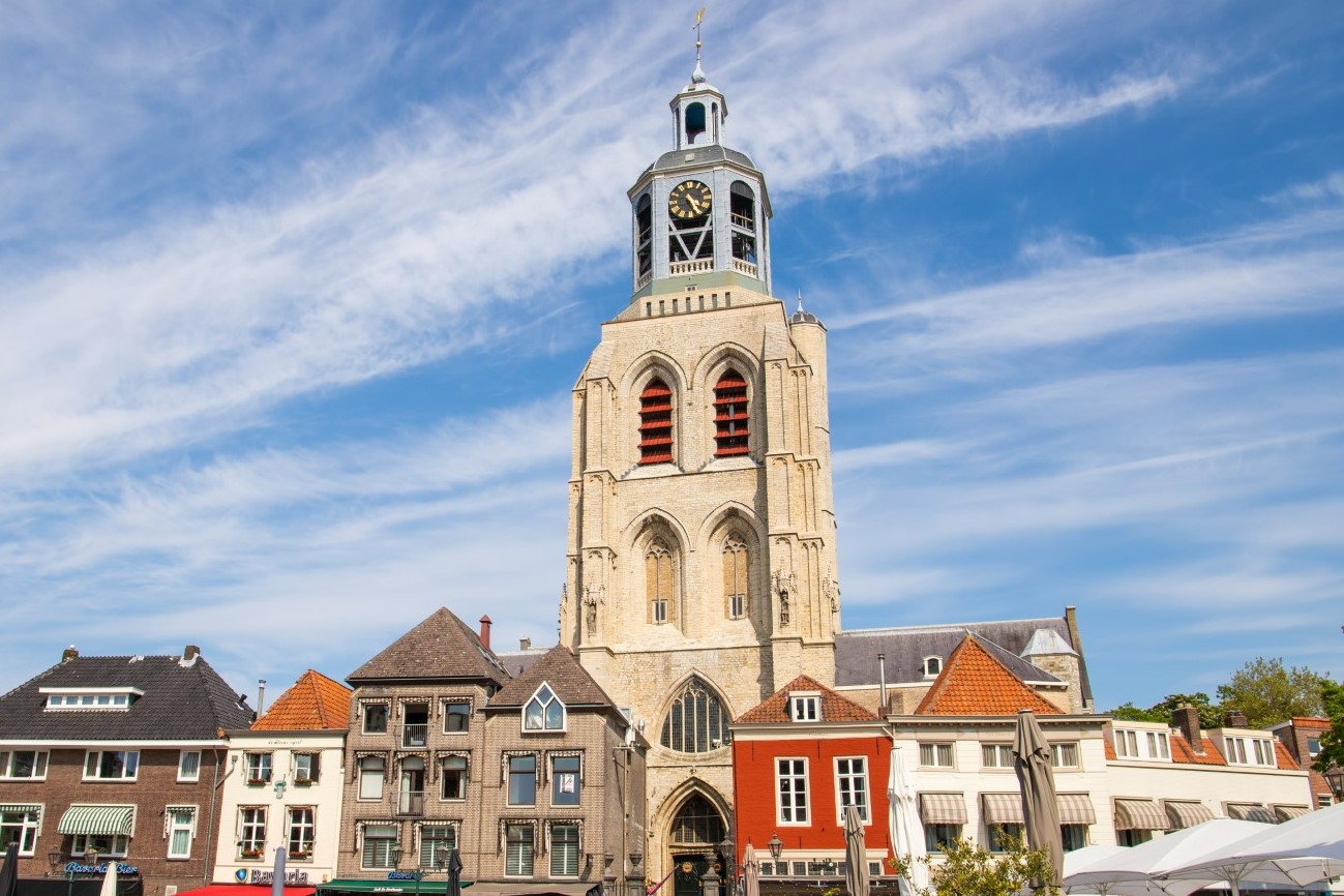 Wonen met de Peperbus als buurman: hier in Bergen op Zoom kan het - Oozo.nl