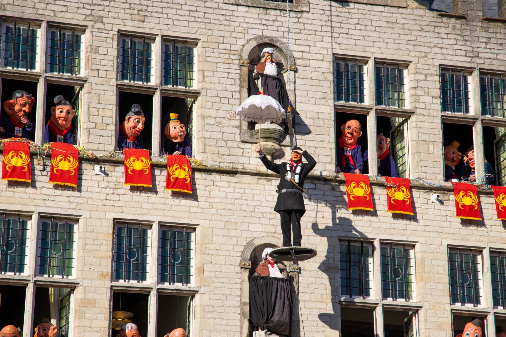 Zo genoten Krabben en Kreukeltjes van Kindervastenavend [video] - indebuurt Bergen op Zoom