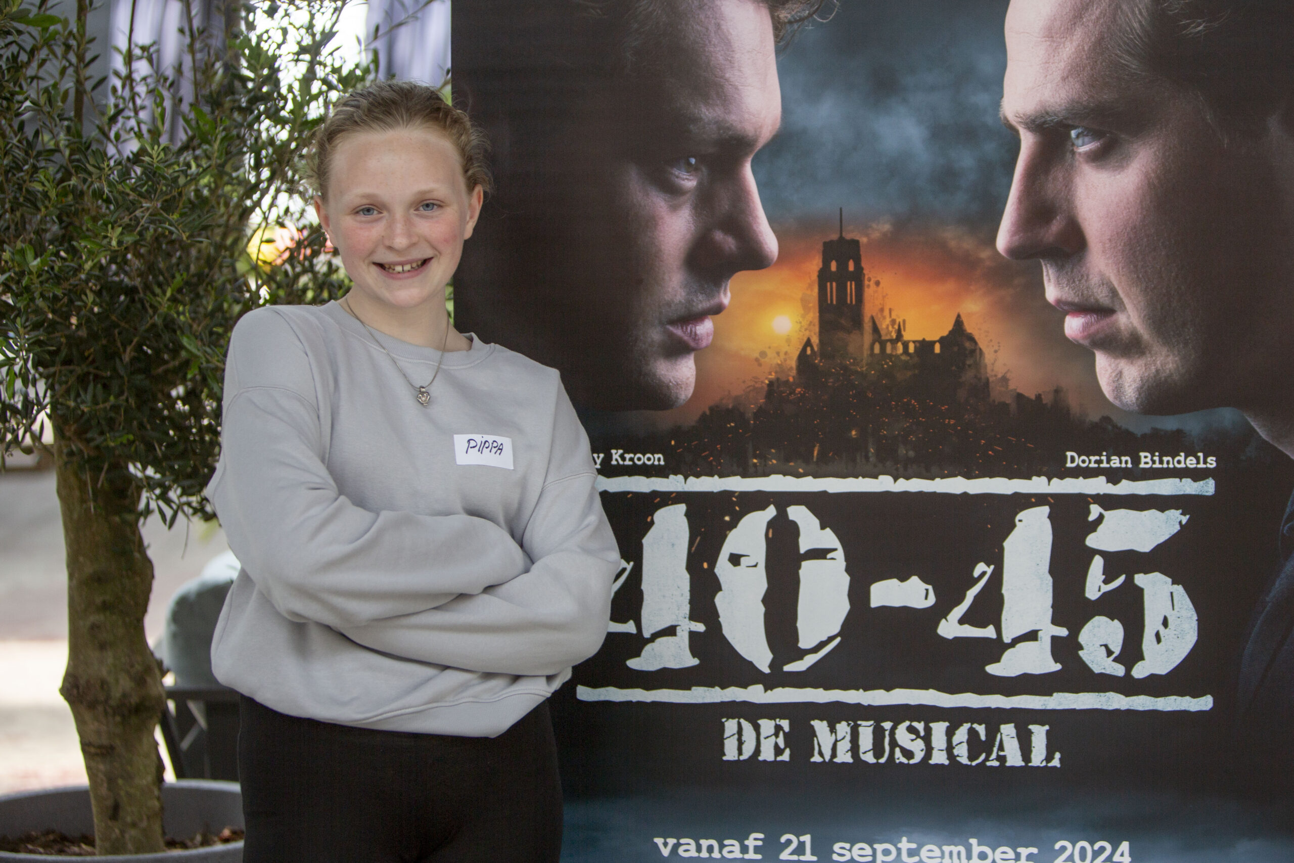 Pippa (12) uit Halsteren speelt in musical 40-45: 'Best wel spannend' - indebuurt Bergen op Zoom