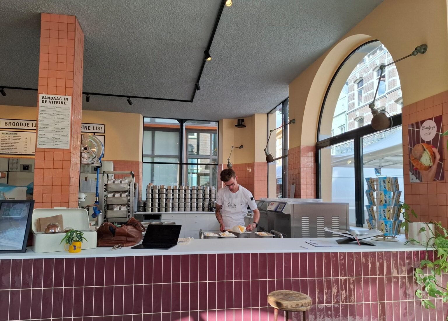 Zó ziet het nieuwe pand van Crusio er van binnen uit [video ...