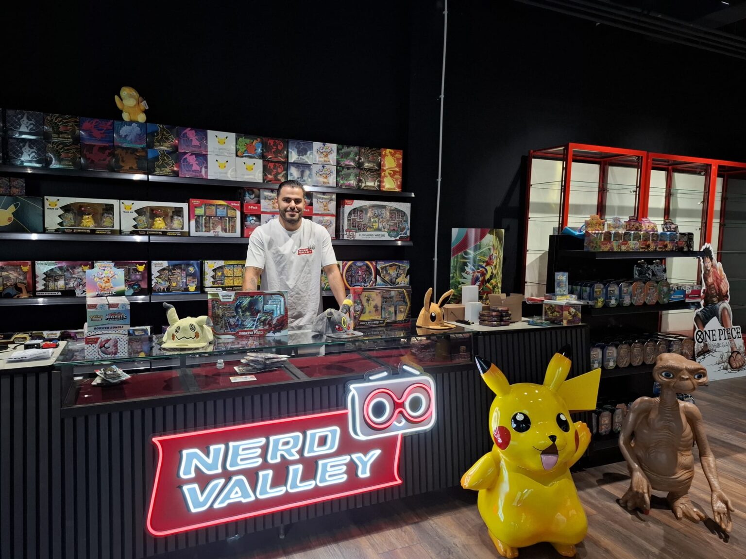 Hasan (37) van Nerd Valley brengt de geekcultuur naar Bergen op Zoom: ‘Je bent gek!’ - indebuurt ...