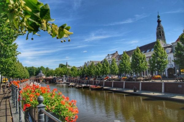 Waar staan de drie kruizen in het stadswapen van Breda voor ...