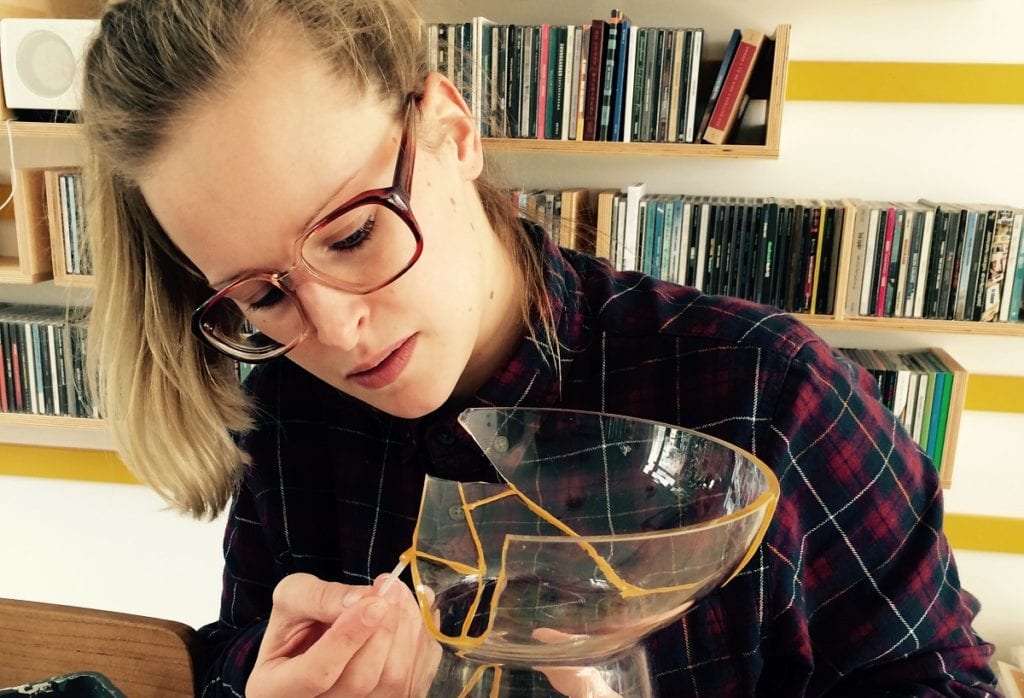 Slecht boek gelezen? De Spullendokter maakt er een eetkamerlamp van!