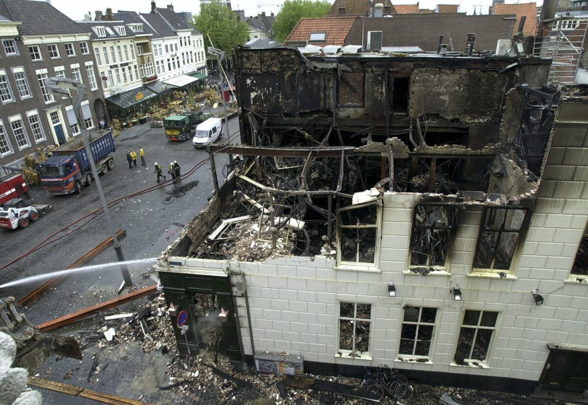 Toen in Breda: 7 x foto's van de brand bij de Drie Gezusters ...
