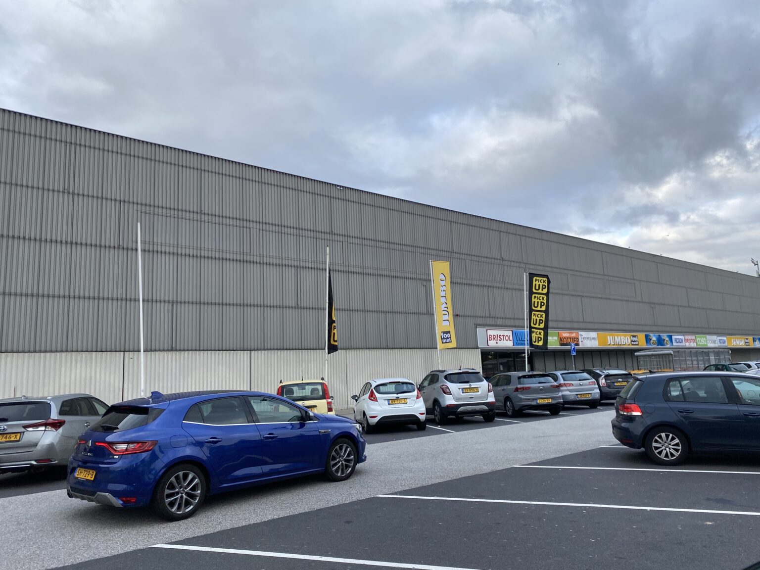 Failliet verklaarde Gerry Weber onderzoekt doorstart: dit betekent het ...