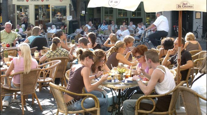Loungen, zwemmen en meer: Breda krijgt deze zomer een beachclub ...