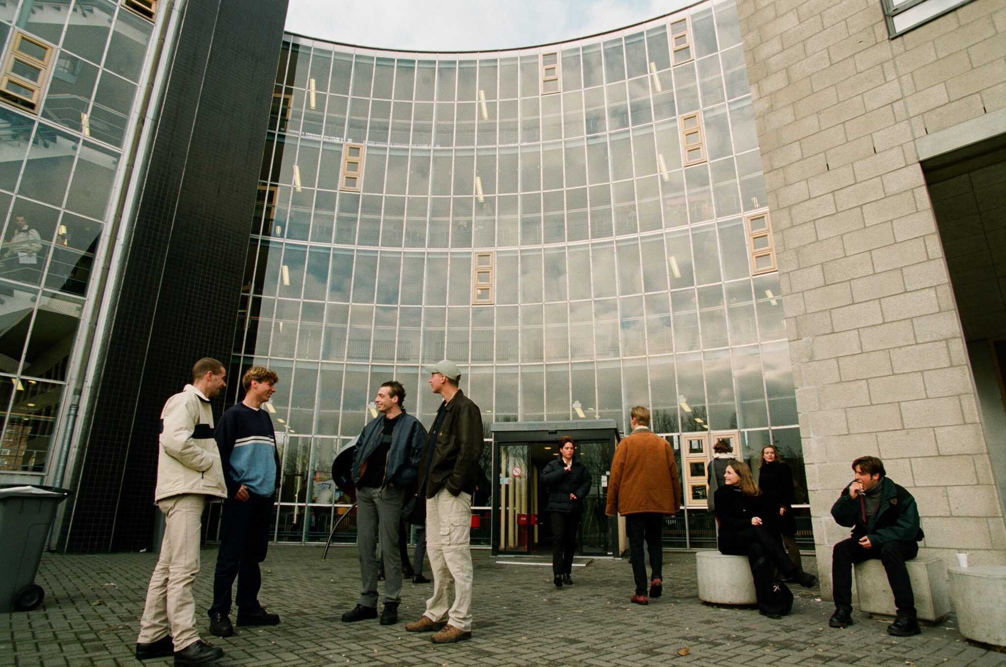 BUas bestaat 55 jaar! 7 x oude kiekjes van (toen nog) NHTV - indebuurt ...