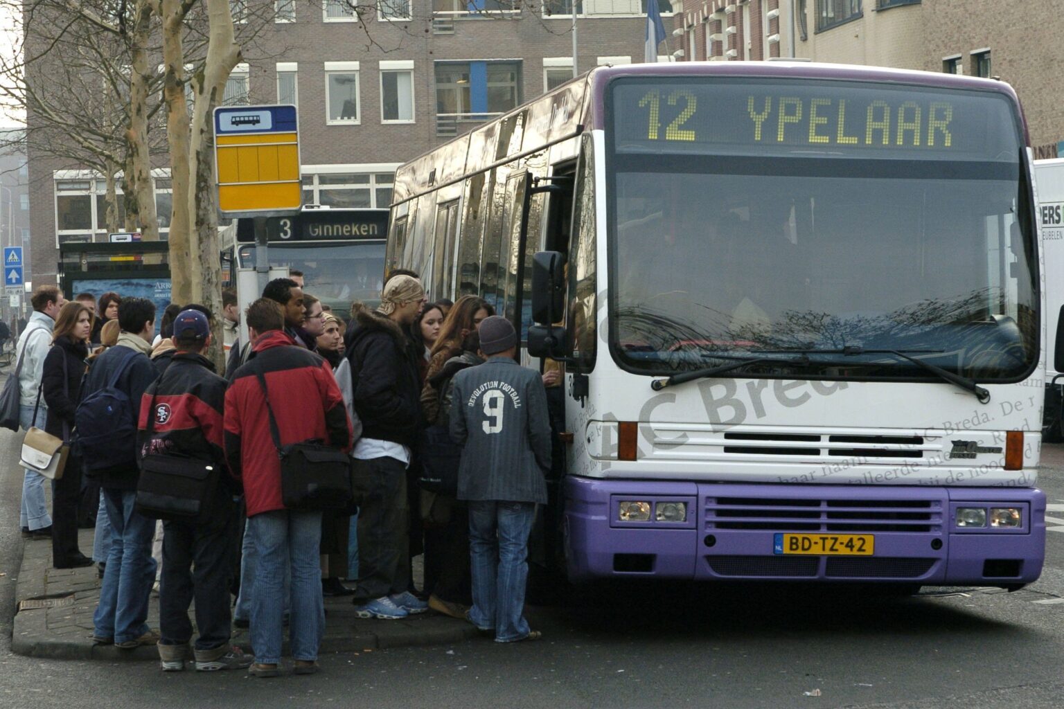 Toen in Breda: 7 x zo stapten we vroeger op de bus - indebuurt Breda