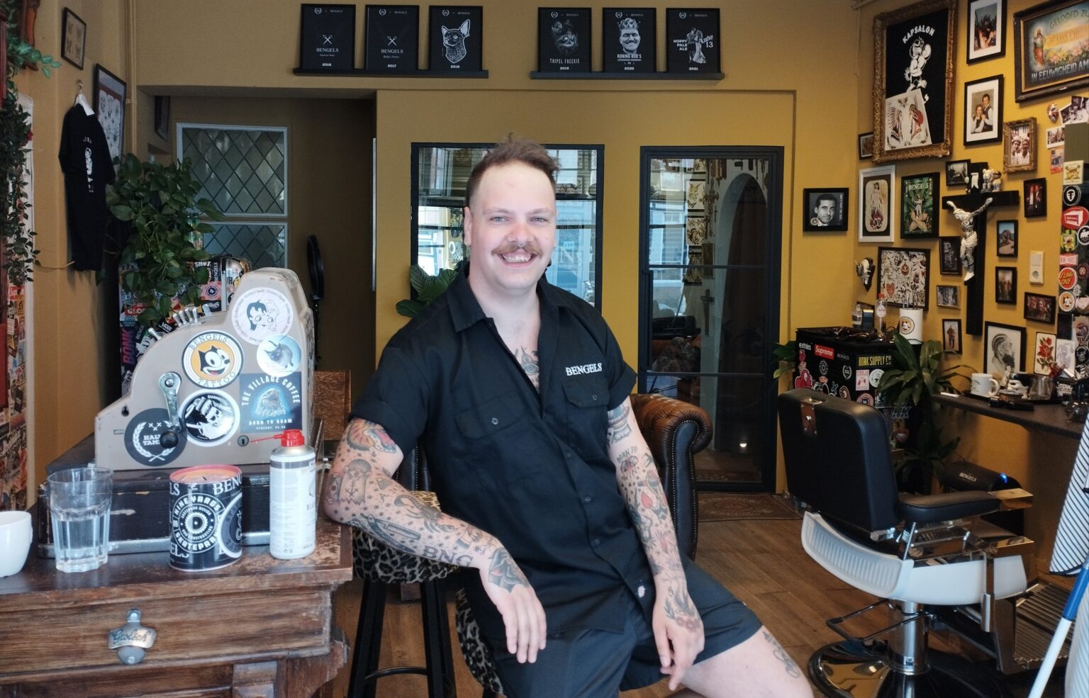 Bredanaar Jesse is geknipt voor het leven als kapper: ‘Eindelijk voel ...