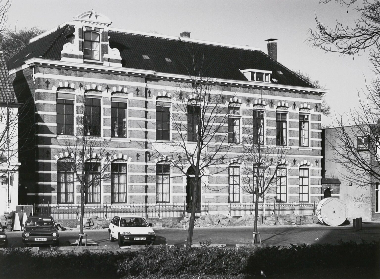 Van weeshuis tot ketelhuis: 5 x gebouwen die vroeger belangrijk waren ...