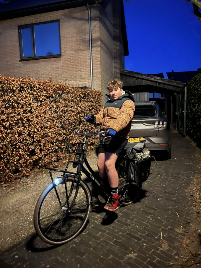 Sneeuw, regen of hagel! Deze dappere Bredanaars lopen altijd in korte ...