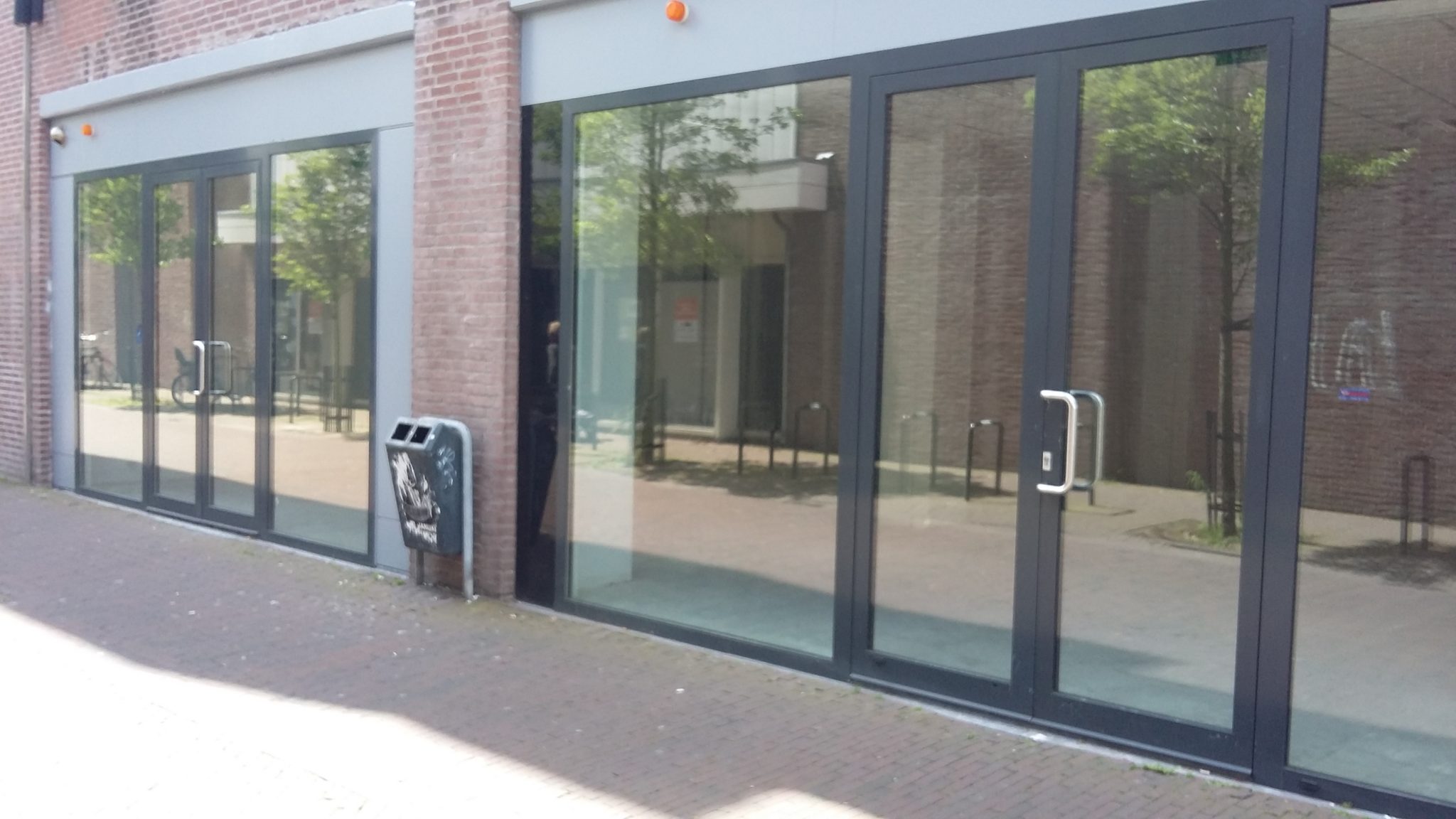 Alvast even binnenkijken bij de nieuwe kringloopwinkel in Delft ...