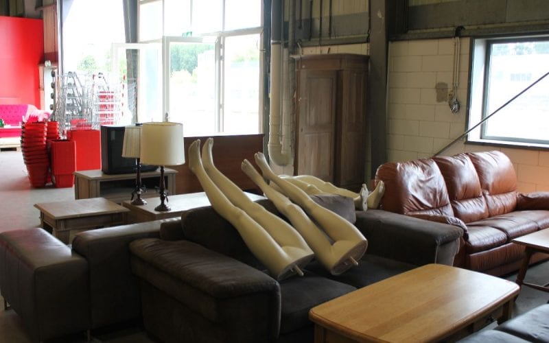 Alvast even binnenkijken bij de nieuwe kringloopwinkel in Delft ...