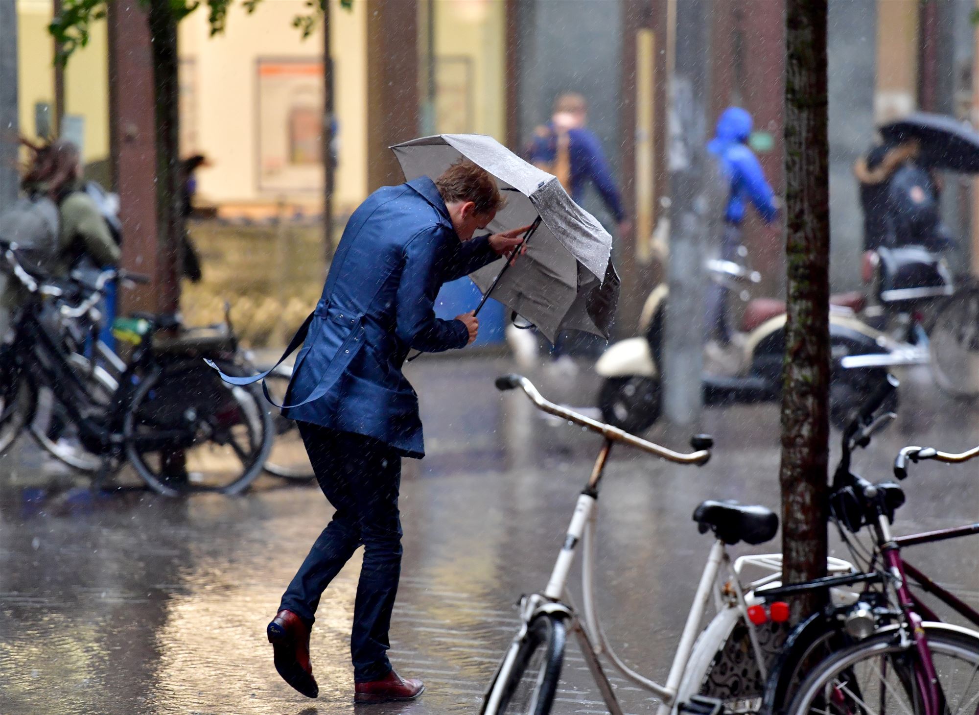 Delftse mysteries: waarom regent het in Delft zo veel? - indebuurt Delft