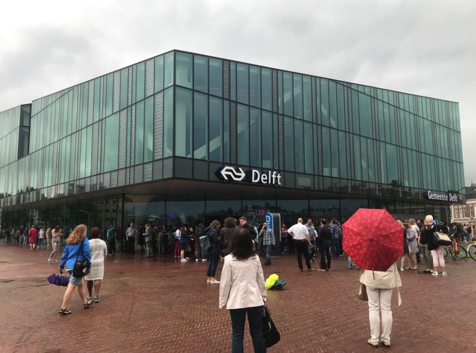 Stadskantoor ontruimd en regen in de Gamma: enorme wateroverlast in ...