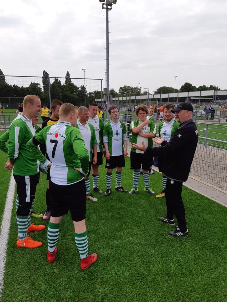 Deze voetbalclub heeft drie G-teams (!) en Martin is hun trainer ...