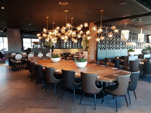 Het megagrote all you can eat restaurant aan de A13 is geopend en zo ...