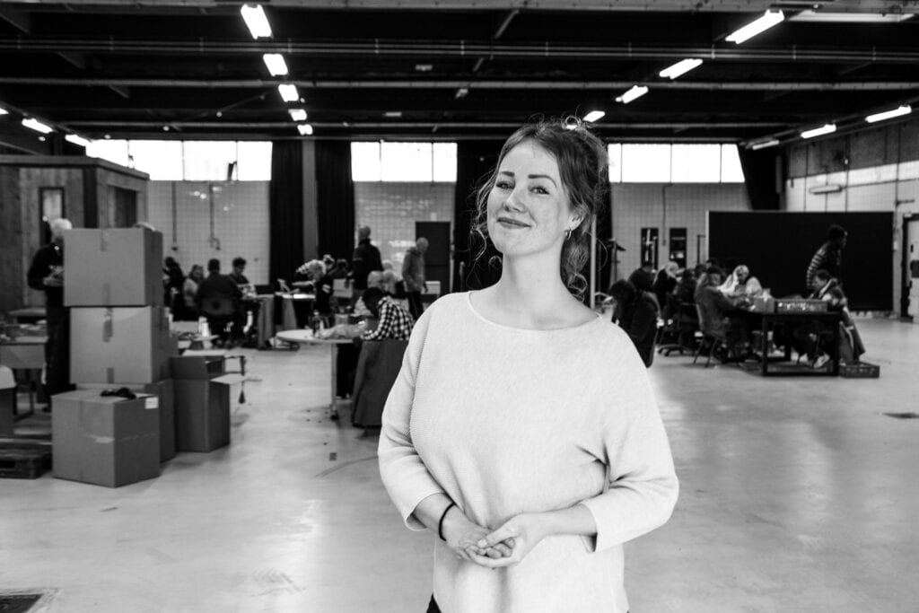 Melanie begeleidt mensen die beschermd wonen: 'Ik leer oordelen los te ...