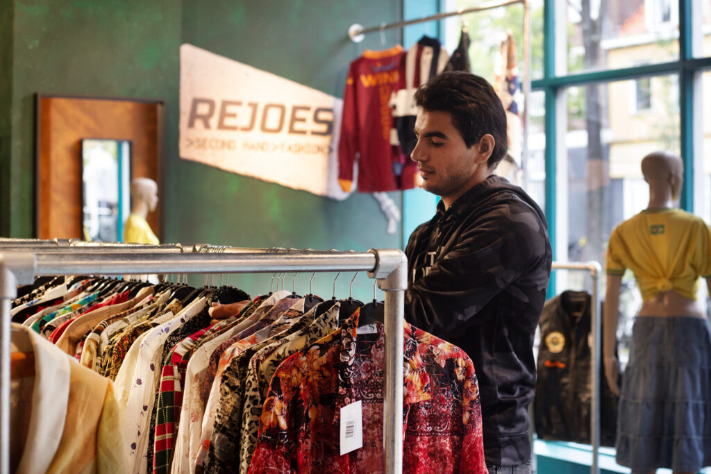 Hier in de Delftse binnenstad is vintagewinkel Rejoes geopend - indebuurt Delft