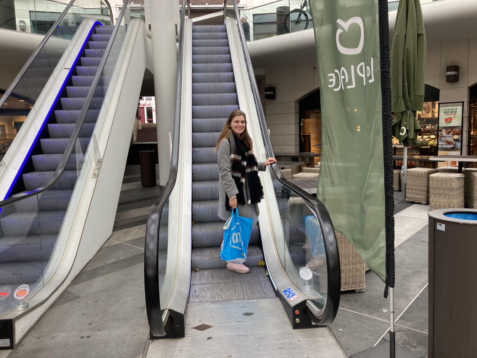 Column Julia Kroonen | Waarom doen de roltrappen in de Arena het nooit ...