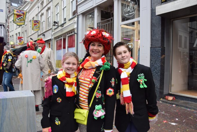 Gaode mee? Zo ziet het Oeteldonkse jaarembleem van 2026 eruit ...