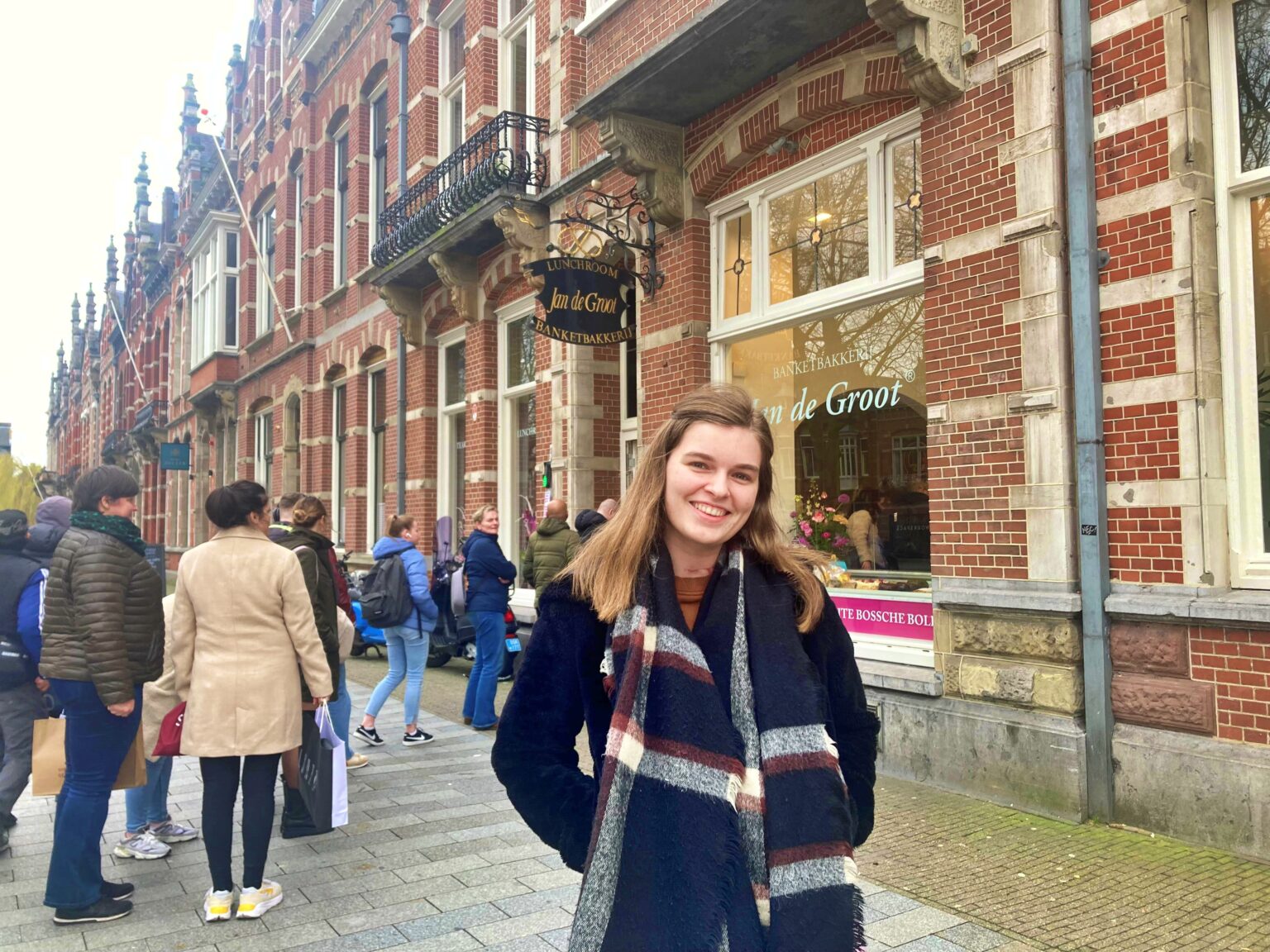 Column Julia Kroonen | Hoe vroeg staan mensen al in de rij bij Jan de ...