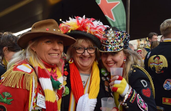 Gaode mee? Zo ziet het Oeteldonkse jaarembleem van 2026 eruit ...