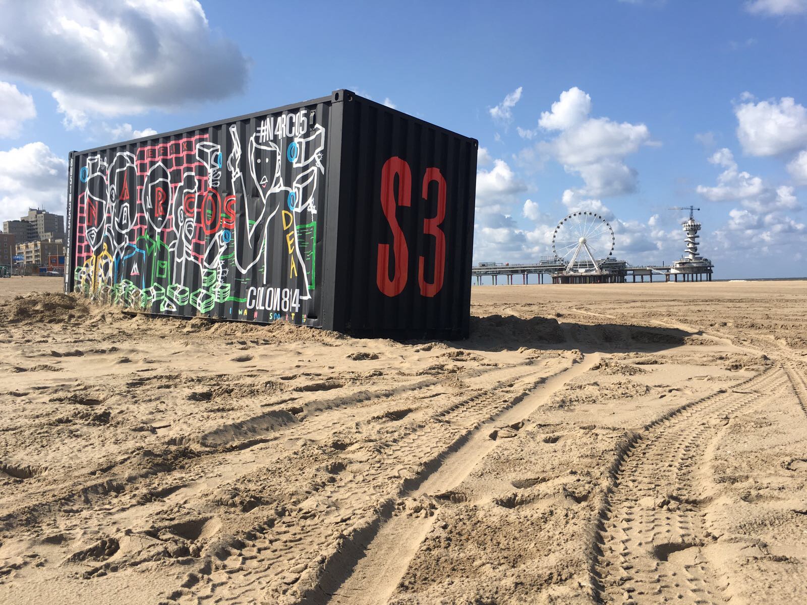 Aangespoelde container is toffe reclamestunt van Netflix - indebuurt ...