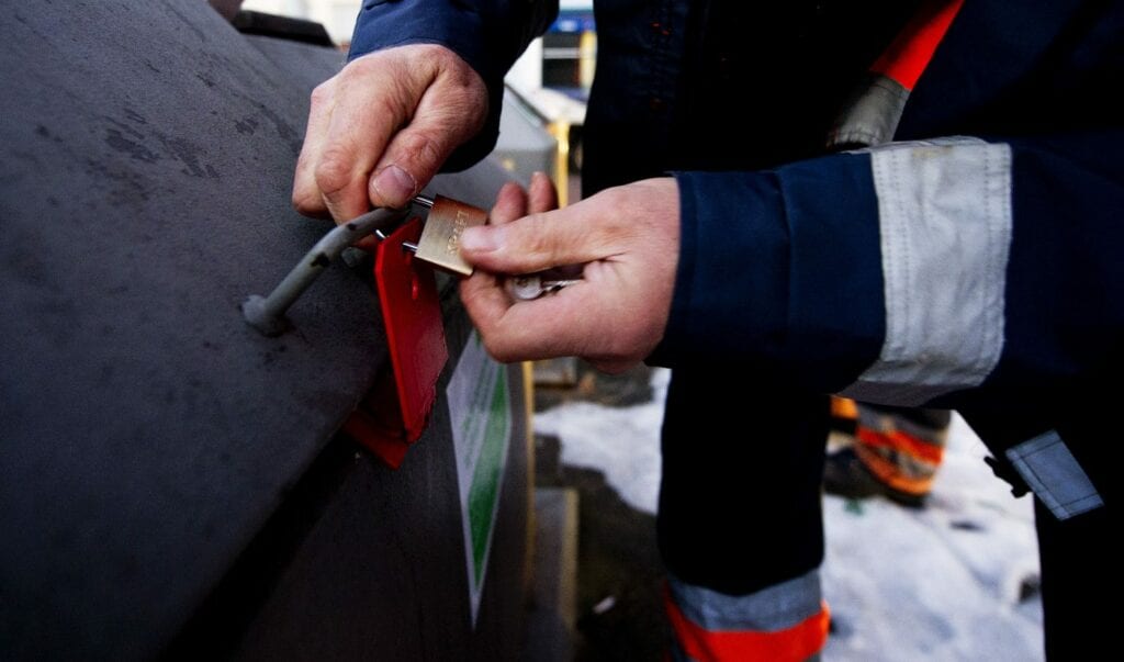 Let op, tijdens de jaarwisseling gaan afvalcontainers op slot ...
