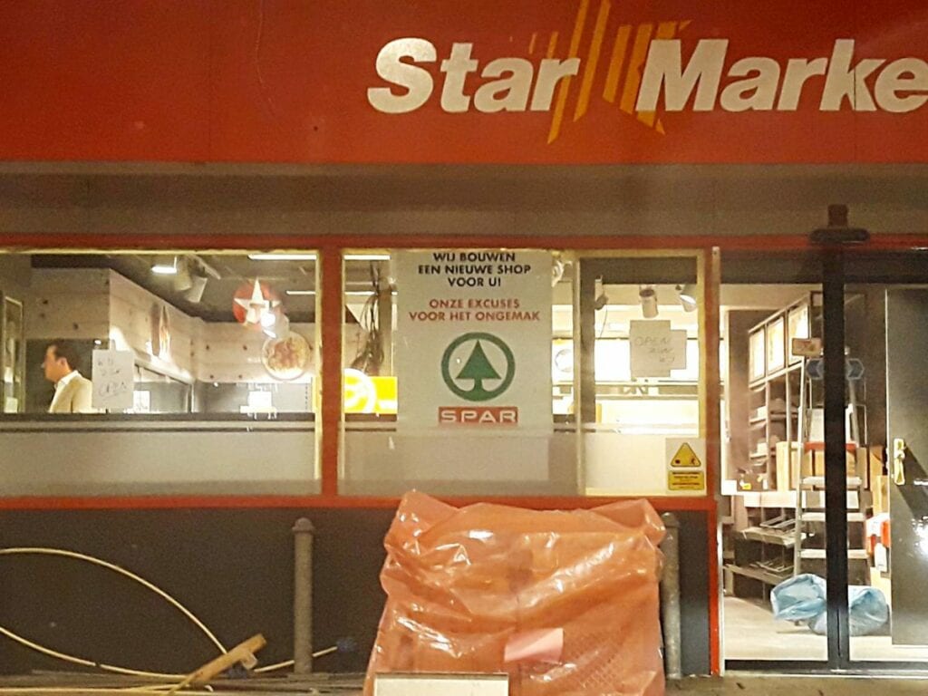 Dat is handig: Spar opent mini-supermarkt bij Texaco tankstation ...