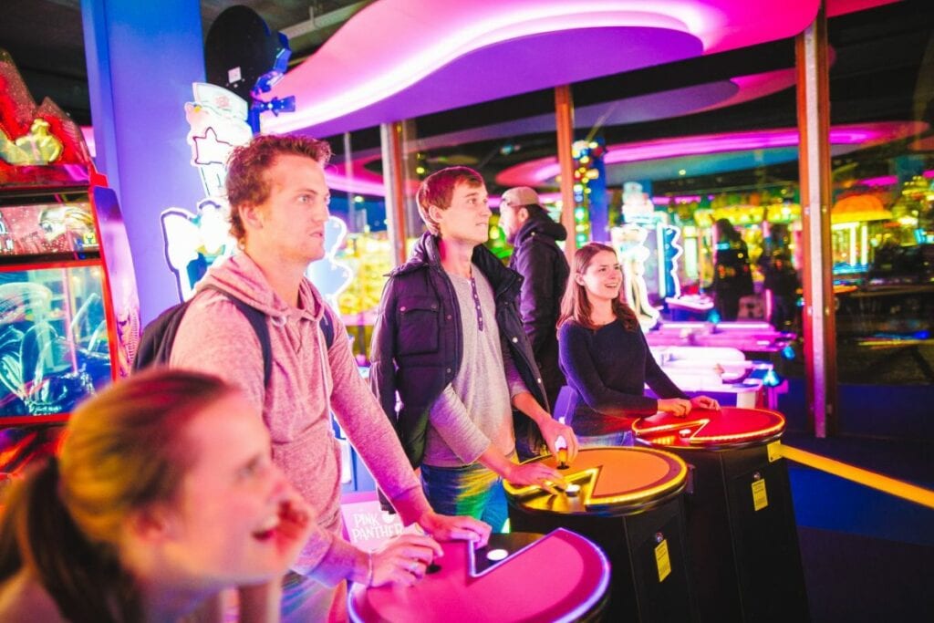 Verbouwing gamehal op de Grote Markt loopt vertraging op - indebuurt ...