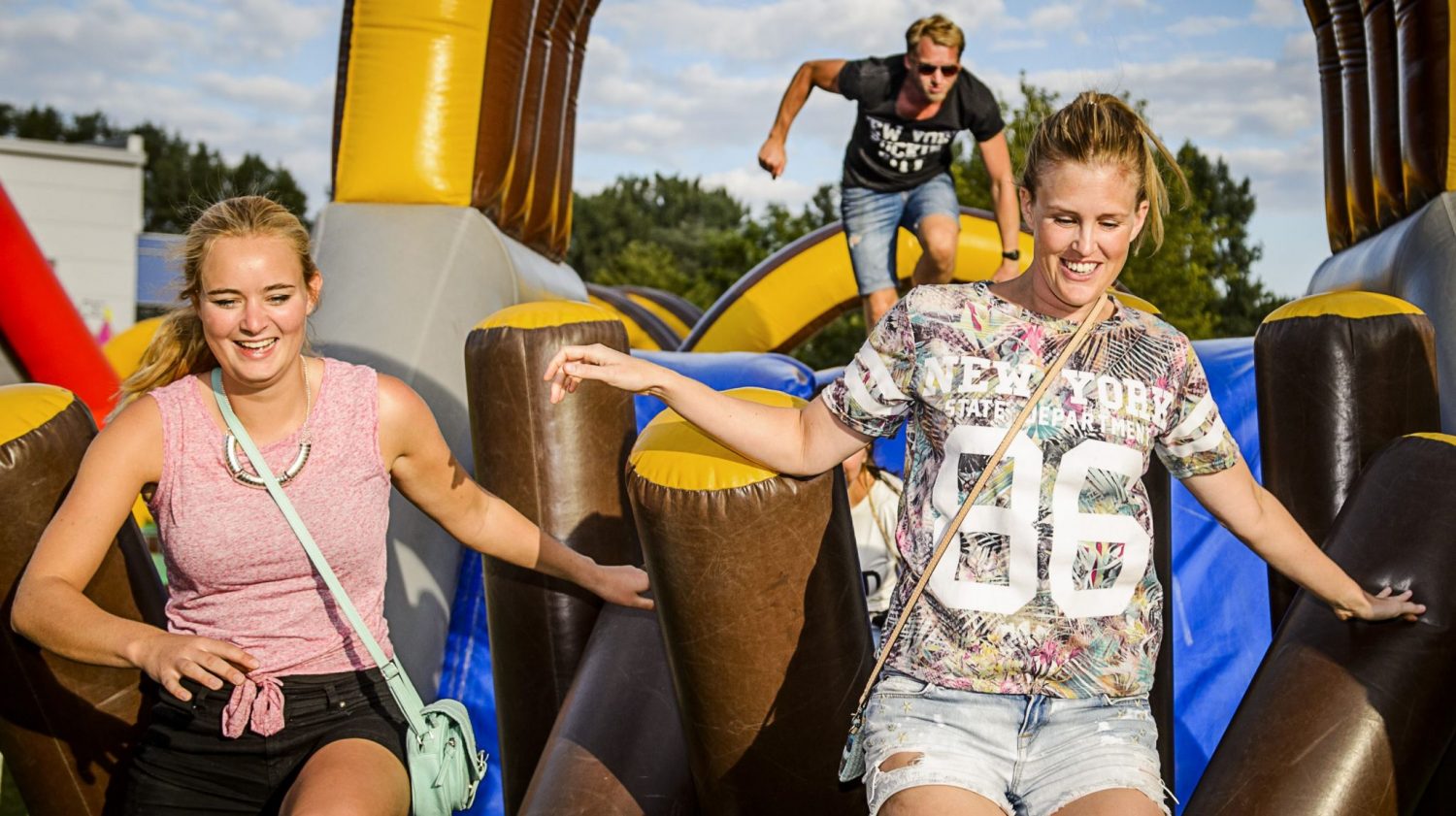 Jump! Het grootste springkussen ter wereld staat straks in Den Haag ...