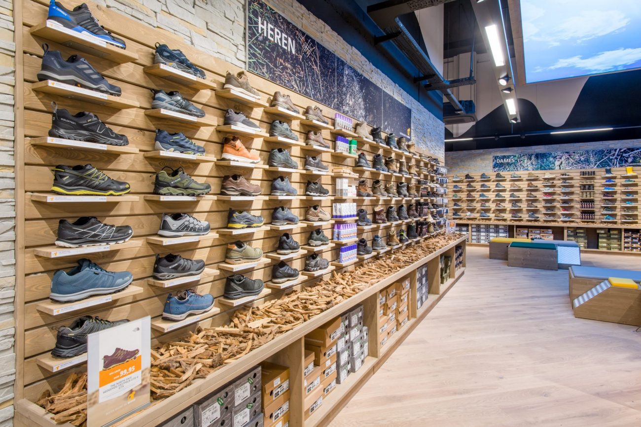 Ga jij voor de deur liggen? Tijdens de opening van deze winkel kun je € ...