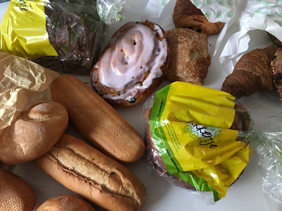 Haagse deals: dozen vol lekkers voor een knaak en gratis bol.com tegoed ...