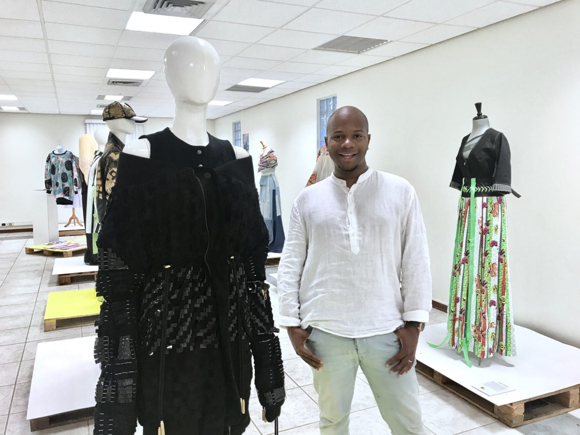 Haagse modeontwerper toont voor het eerst collectie in zijn ...