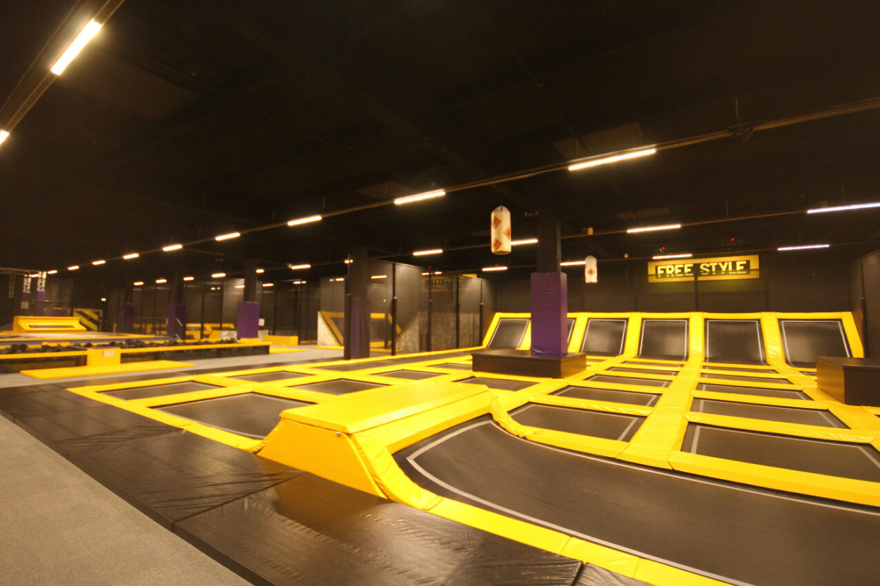 Lekker springen! In de voorjaarsvakantie zijn de trampolines bij ...