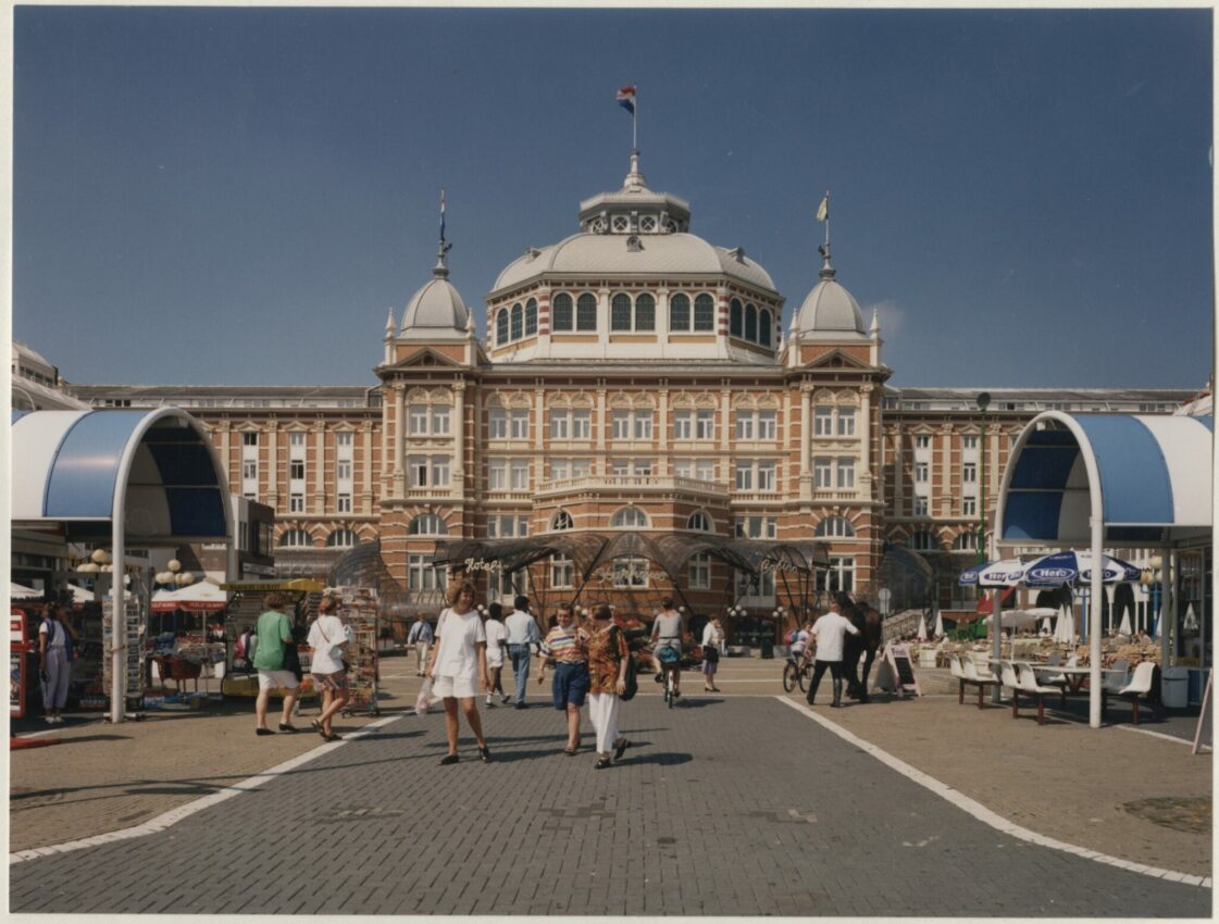 30 x Foto's van Scheveningen in de jaren '90 - indebuurt Den Haag