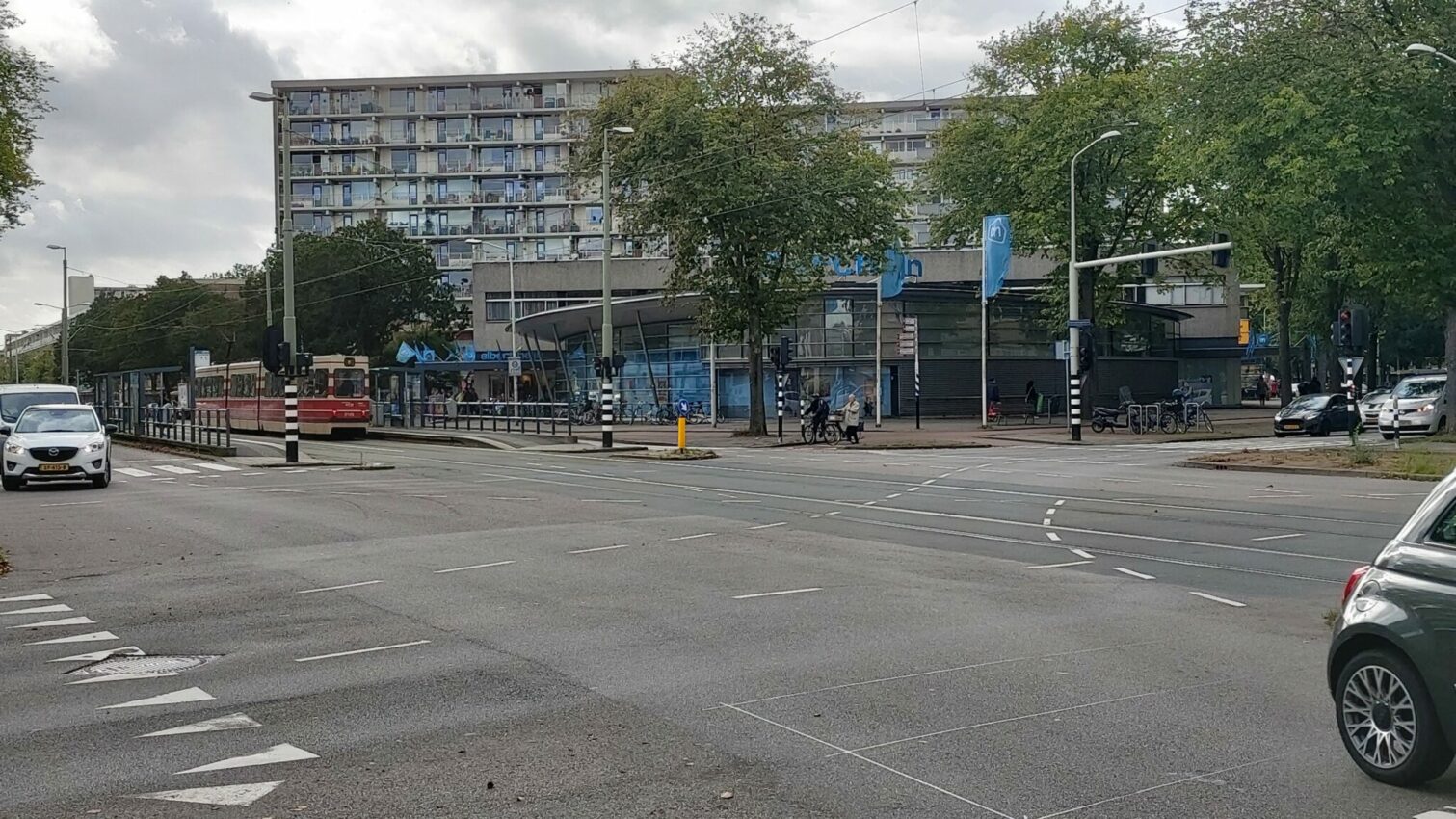 Den Haag uitgelicht: De leukste hotspots van winkelcentrum Leyenburg ...