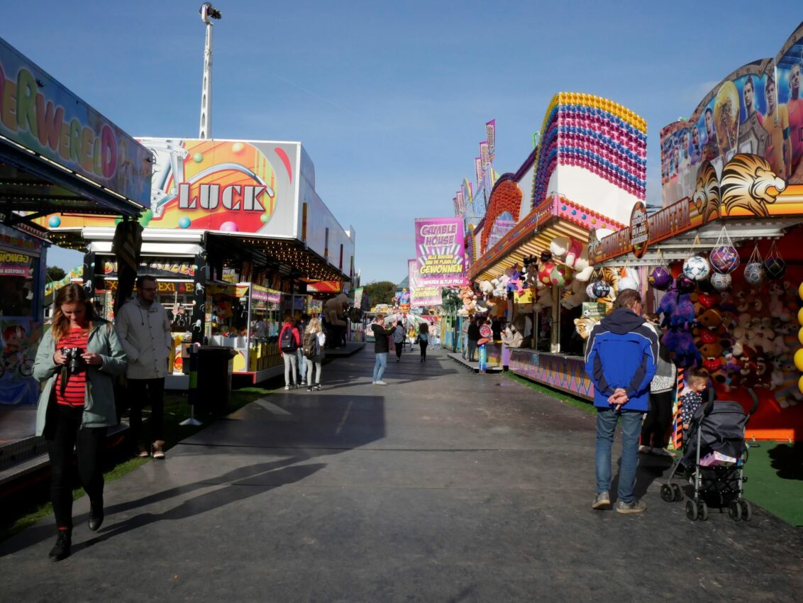 Toon (70) is geboren op de kermis: 'Ik vind het jammer dat we weg moeten' - indebuurt Den Haag