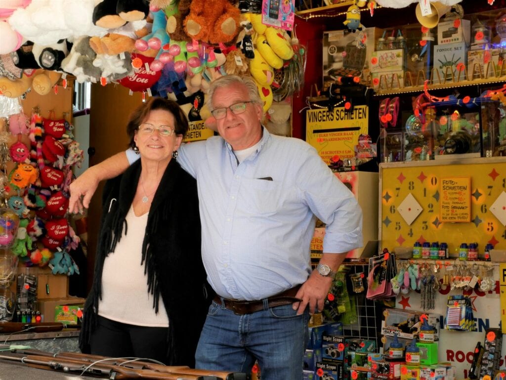 Toon (70) is geboren op de kermis: 'Ik vind het jammer dat we weg moeten' - indebuurt Den Haag