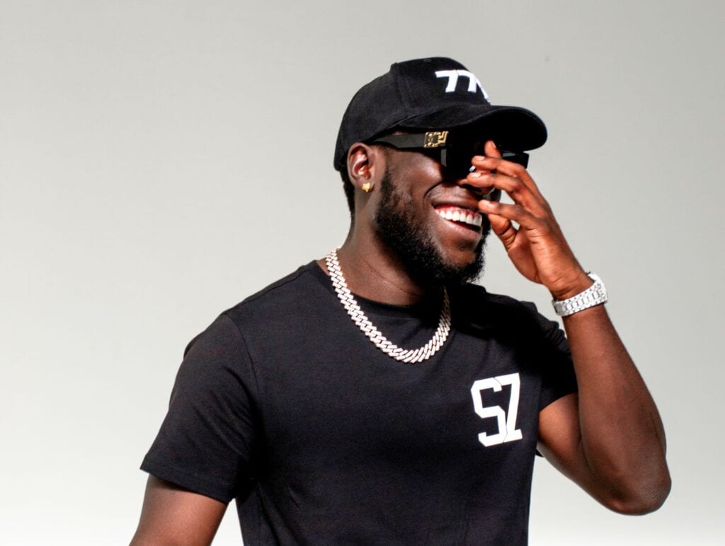 Rapper Frenna: 'Mensen over de hele wereld moeten zeggen, hij komt uit ...