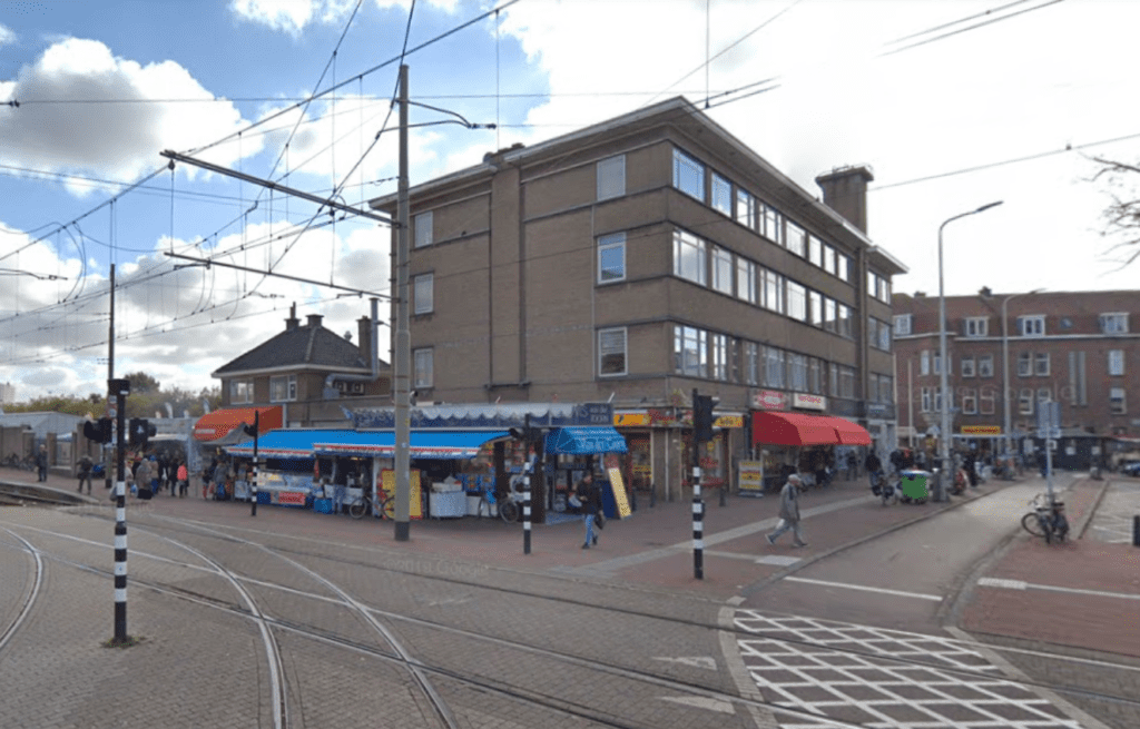 Dit megaschattige huisje OP de Haagse Markt staat gewoon te koop ...