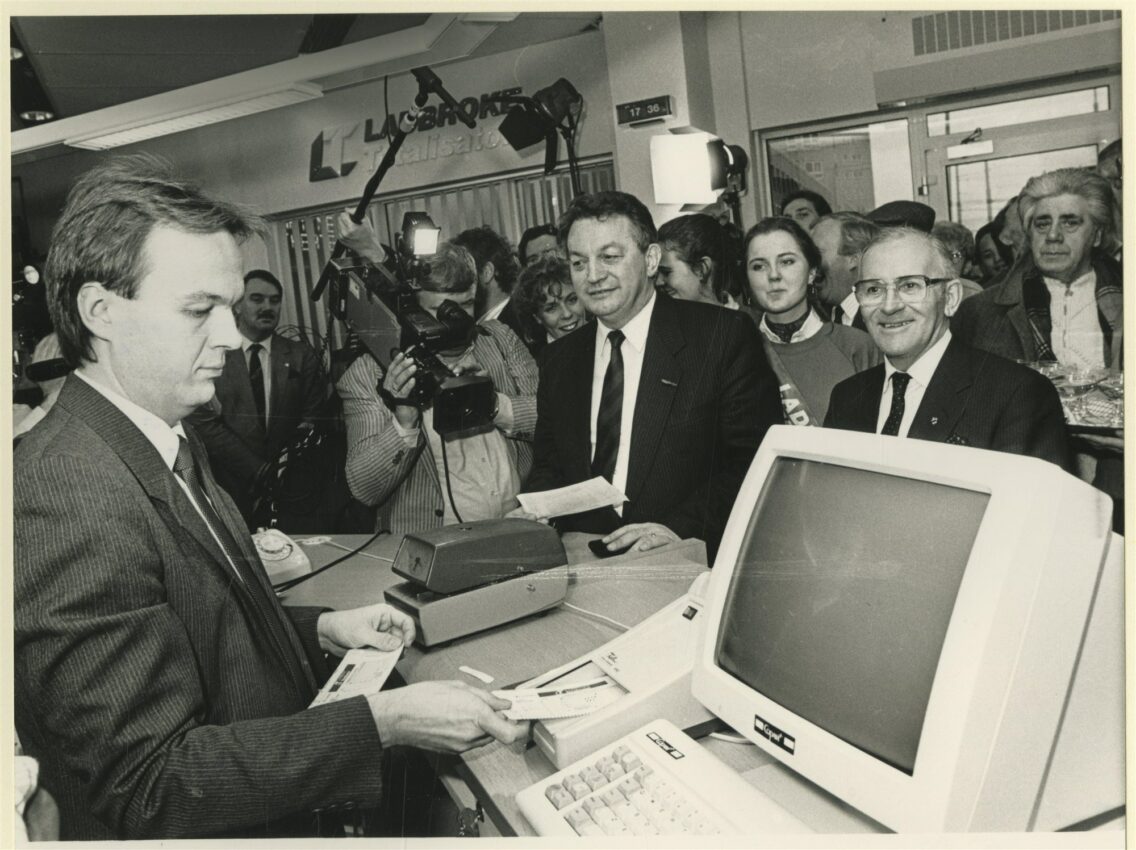 Oude foto's van Den Haag: Zo zagen computers er vroeger uit - indebuurt ...