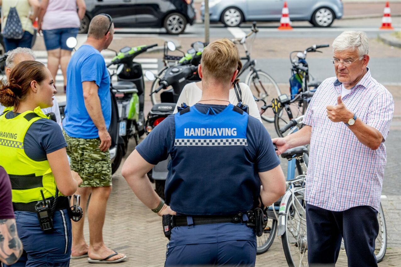 Fotoserie Hittegolf in Den Haag: Rellen, volle stranden en een wilde ...