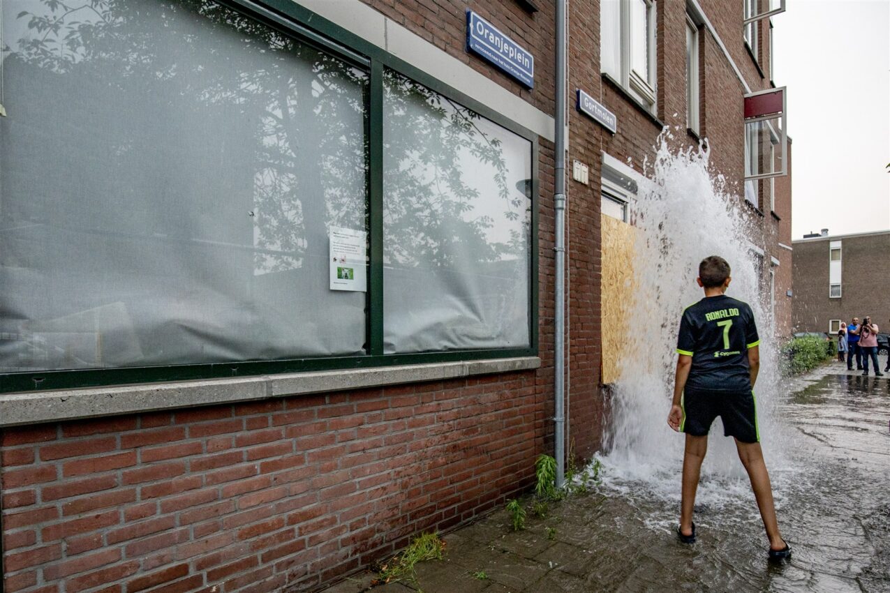 Fotoserie Hittegolf in Den Haag: Rellen, volle stranden en een wilde ...