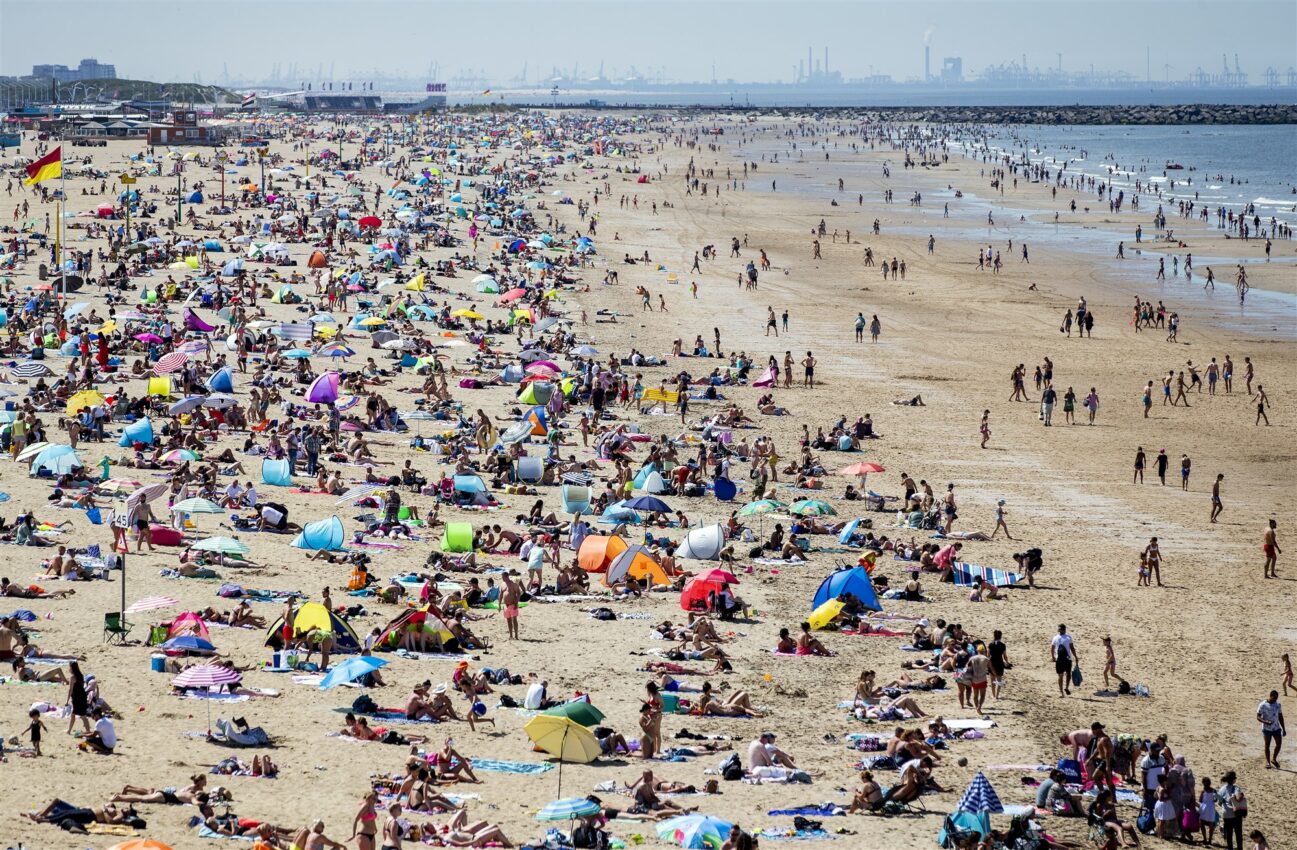 Fotoserie Hittegolf in Den Haag: Rellen, volle stranden en een wilde ...
