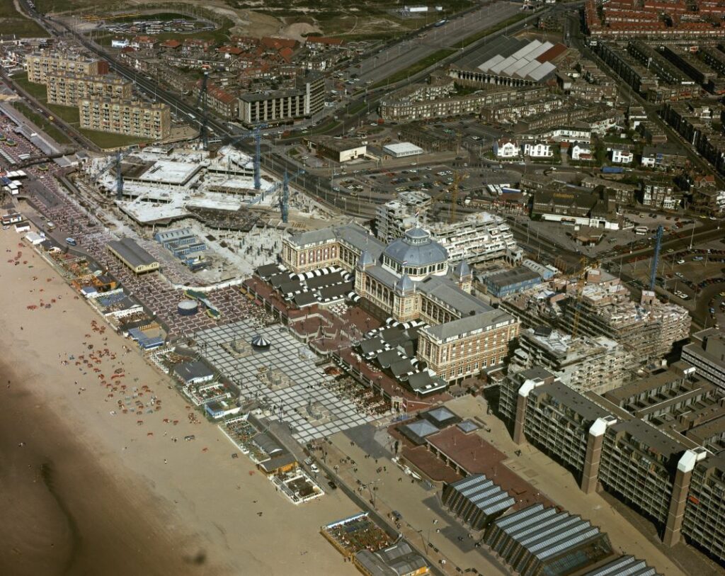 22x Foto's van Scheveningen jaren '80 - indebuurt Den Haag