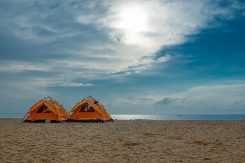 Mag dat: Kamperen op het strand van Scheveningen of Kijkduin ...